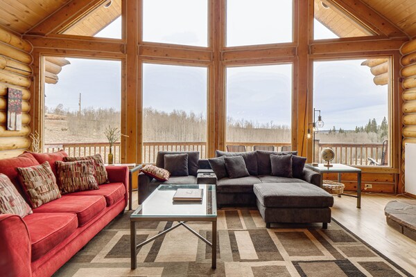 5 Acres Of Scenic Beauty! Large Fairplay Log Home - Fairplay, CO