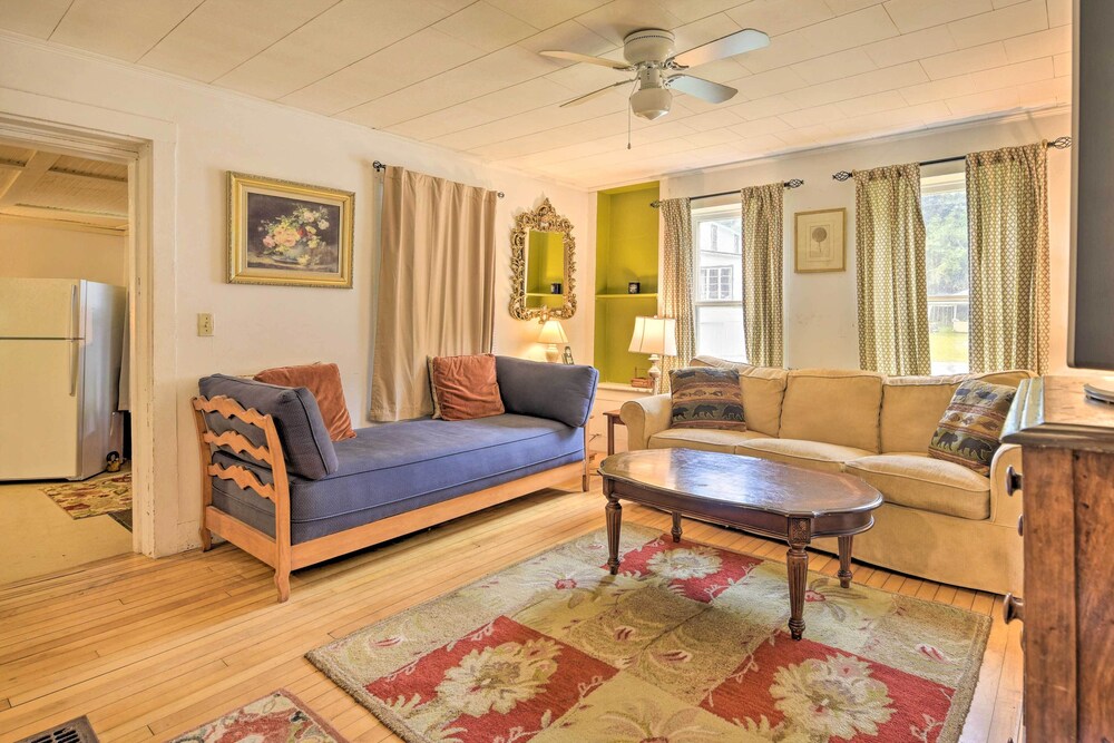 Pet-friendly Roxbury Farmhouse On 350 Acres! - Braintree, VT