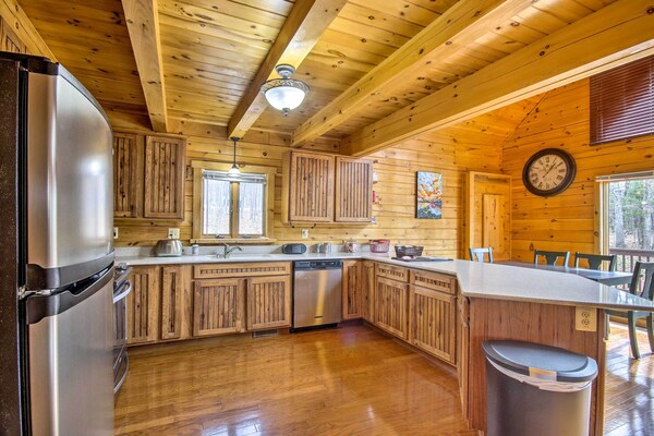 Cozy Winter Retreat: Great Location & Pet Friendly - Stanley