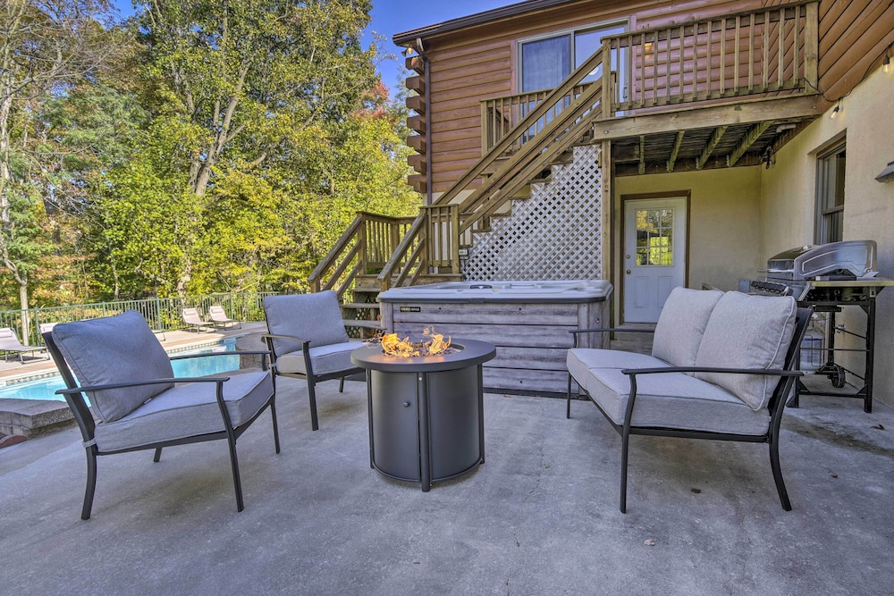 Pool, Games + Sauna: Mount Joy Countryside Cabin - Lancaster, PA