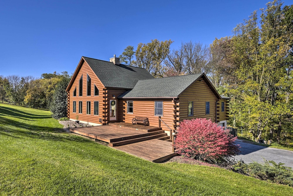 Pool, Games + Sauna: Mount Joy Countryside Cabin - Grandview Vineyard, Mount Joy