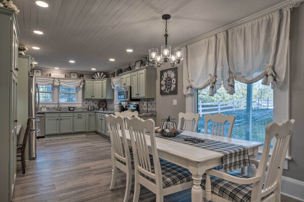 Peaceful Renovated Home With Deck On Half Acre! - Asheboro, NC