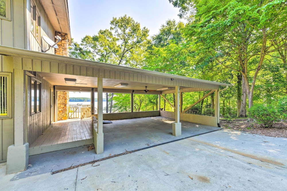 Quaint Lake Norman Home W/ Boat Dock + Grill! - Lake Norman, NC