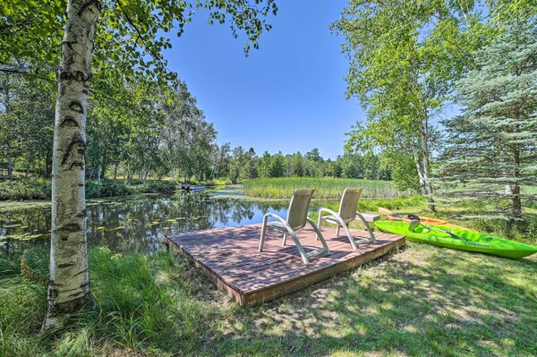 Atlanta Waterfront Cabin W/ Dock & Kayaks! - Black Lake, Fairview