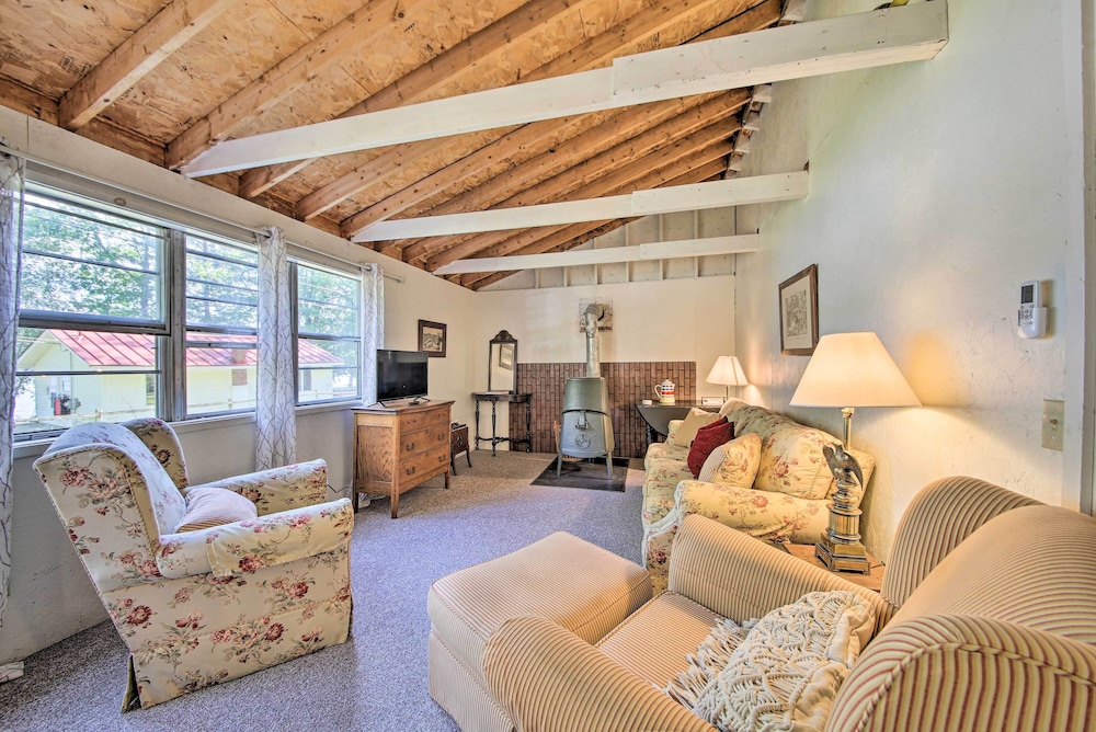 Rustic Retreat Across From Lake; Family Friendly! - Maine