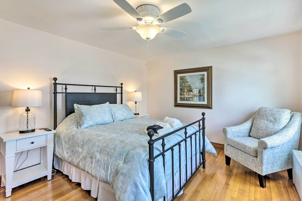 Walkable New Haven Retreat W/ Ocean Views! - Long Island, NY