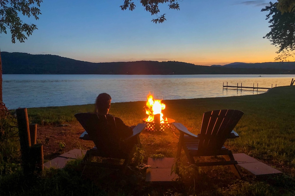 Cozy Lake Champlain Cottage W/ Beautiful View - Vermont