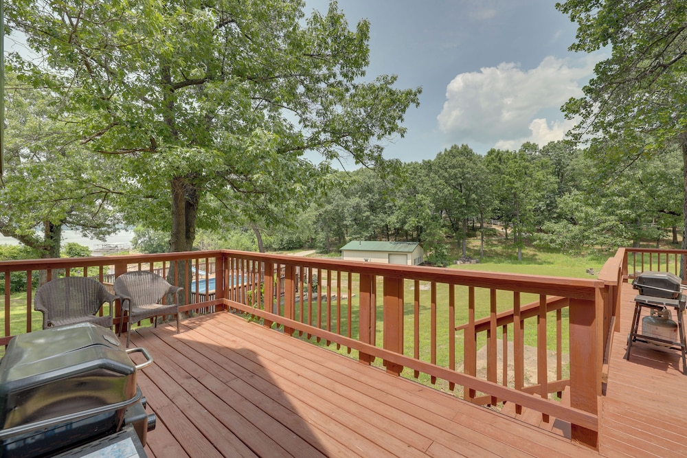 Shared Hot Tub & Dock: Lakefront Grove Getaway! - Grove