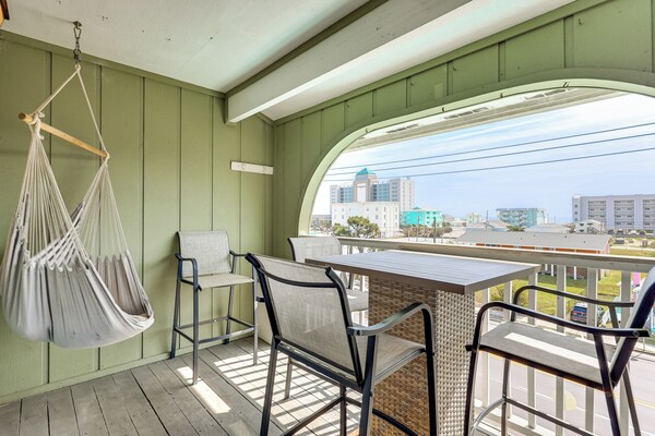 Cozy Carolina Beach Condo W/ Ocean Views! - Carolina Beach State Park, Carolina Beach