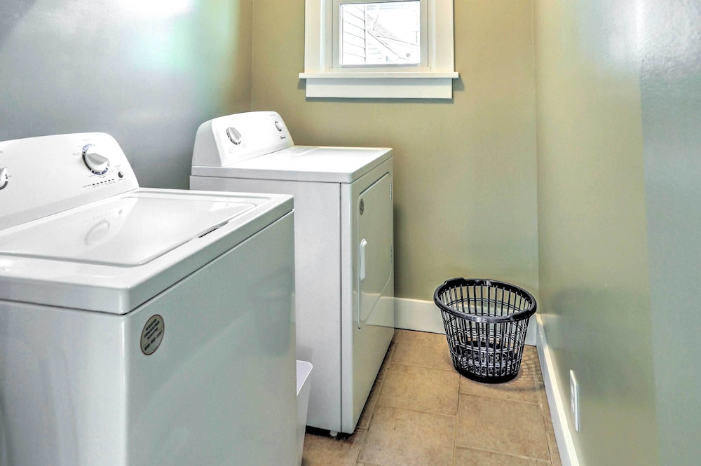 'Sweetwater Hideaway' - Blocks To Lake Erie! - Put-in-Bay, OH