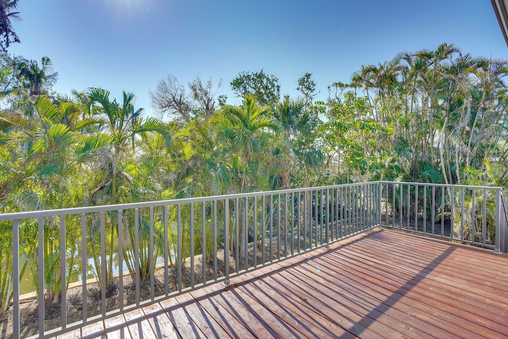 Stunning Bonita Springs Home On The Canal! - Bonita Springs, FL