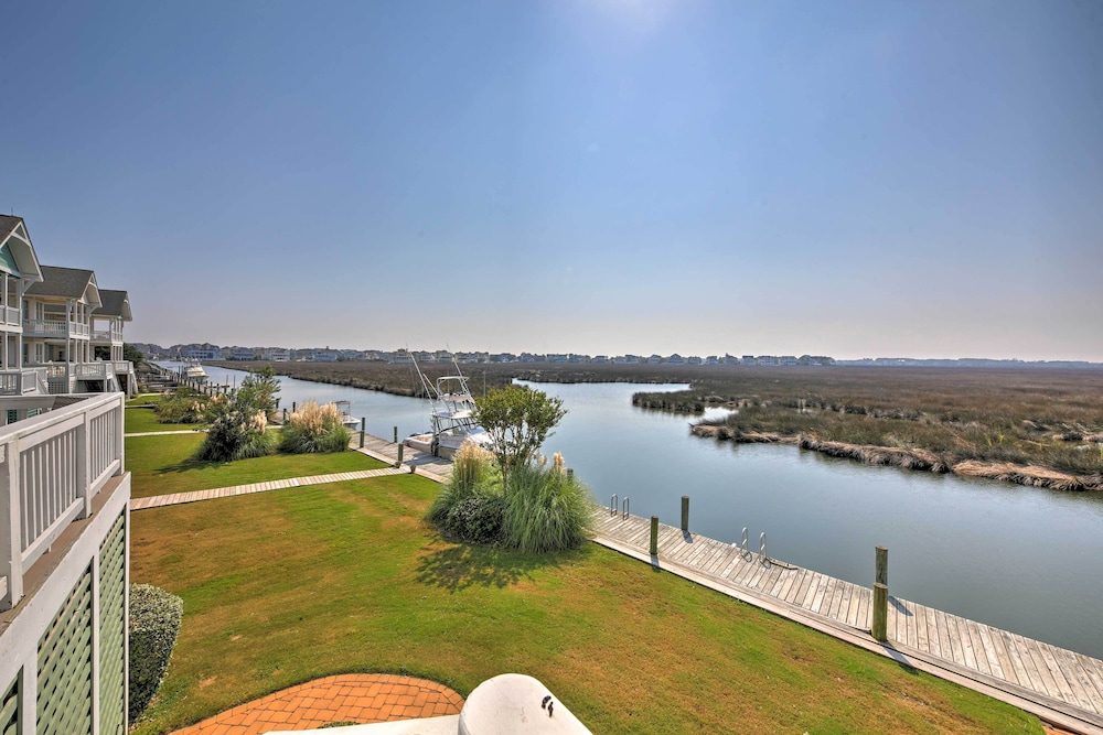 Manteo Waterfront Resort Home W/ 30-ft Dock! - Nags Head, NC