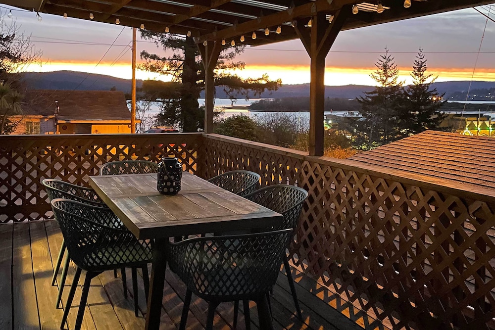 Fire Pit & Bay Views: North Bend Home! - Coos Bay, OR