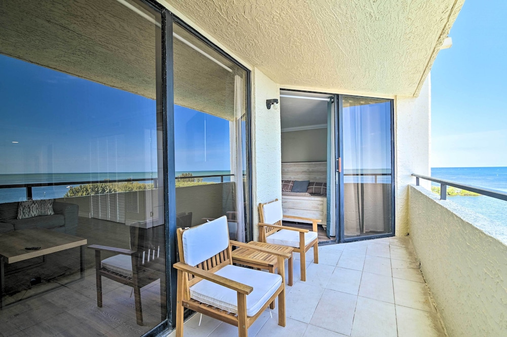 Waterfront Condo: Resort Pool, Tennis & Beach - Hudson, FL