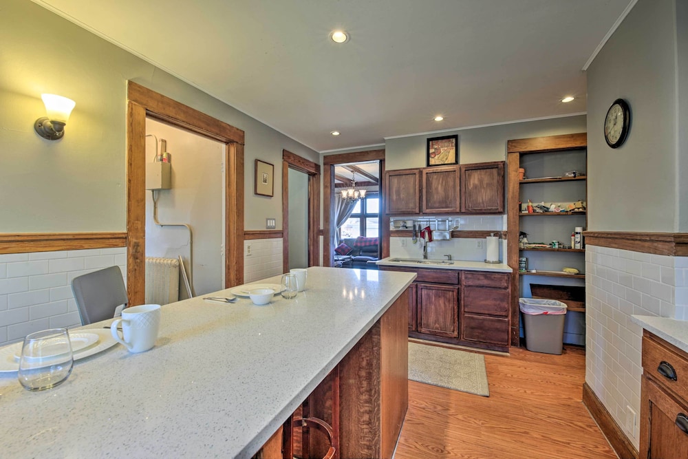 Pet-friendly Sheboygan Home, 1 Mi To Lake Michigan - Sheboygan, WI