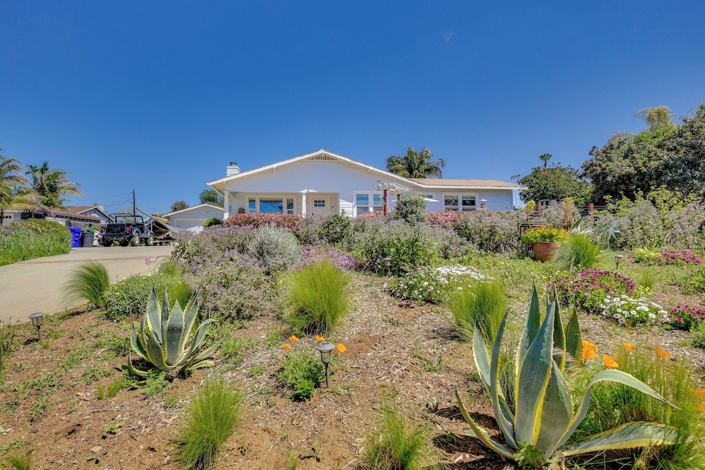 Beautiful South Oceanside Bungalow: 1 Mi To Beach! - Carlsbad, CA