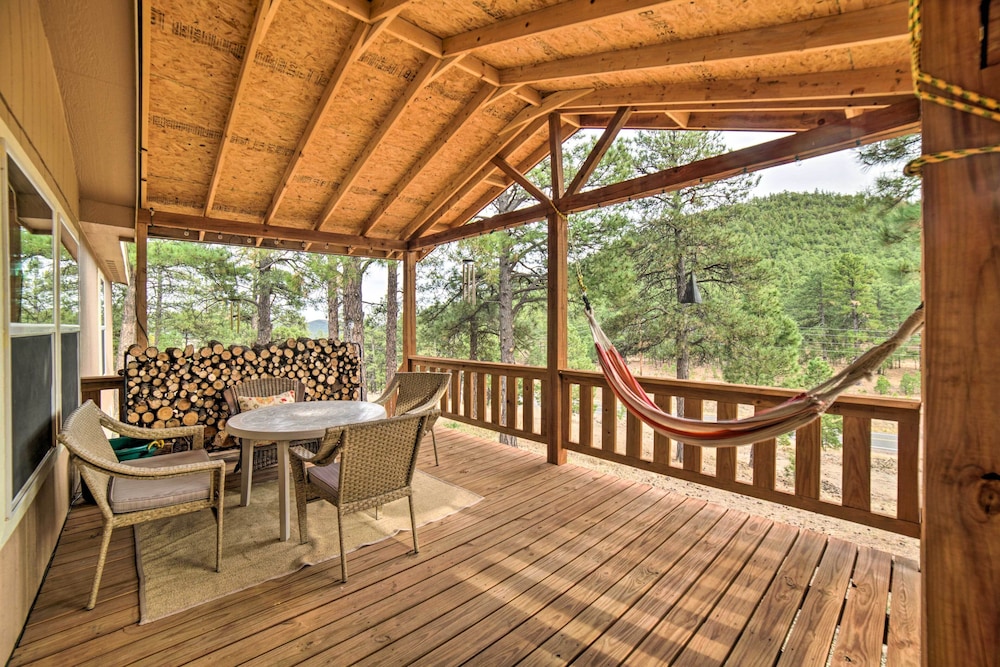 'Hilltop Hideout' W/ Peaceful Mountain Views - Morphy Lake, NM