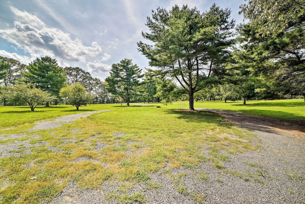 '쥬쥬의 플레이스' 바르샤바 하우스 W/ 데크 & 트리 스윙스! - 버지니아