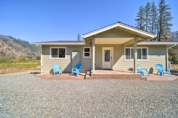 River Acres Retreat W/ Grill & River Access! - Weaverville, CA