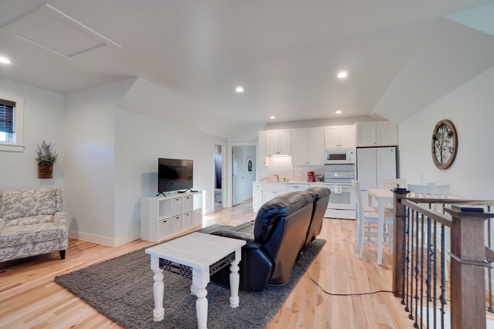 2 Mi To Town: Castle Rock Retreat W/ Fireplace! - Larkspur, CO