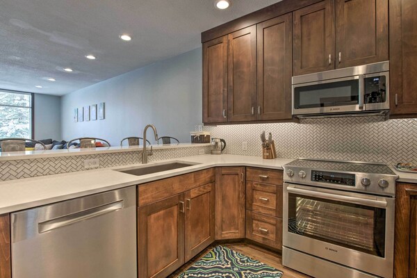 Solitude Mountain Slopeside Ski Condo W/ Hot Tub! - Solitude, UT