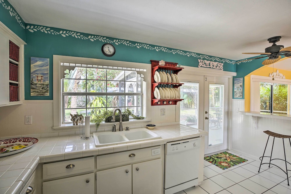 Cape Coral Home W/ Yard < 1 Mi To Dtwn! - Caribbean