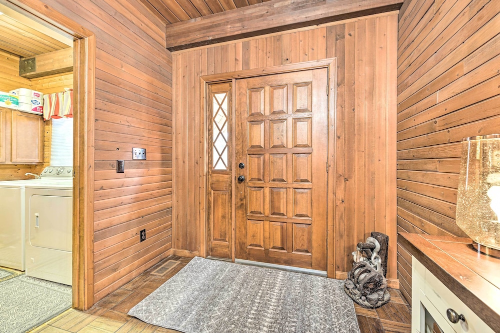 Spacious Syracuse Getaway W/ Waterfront Deck! - Loon Pond, North Webster