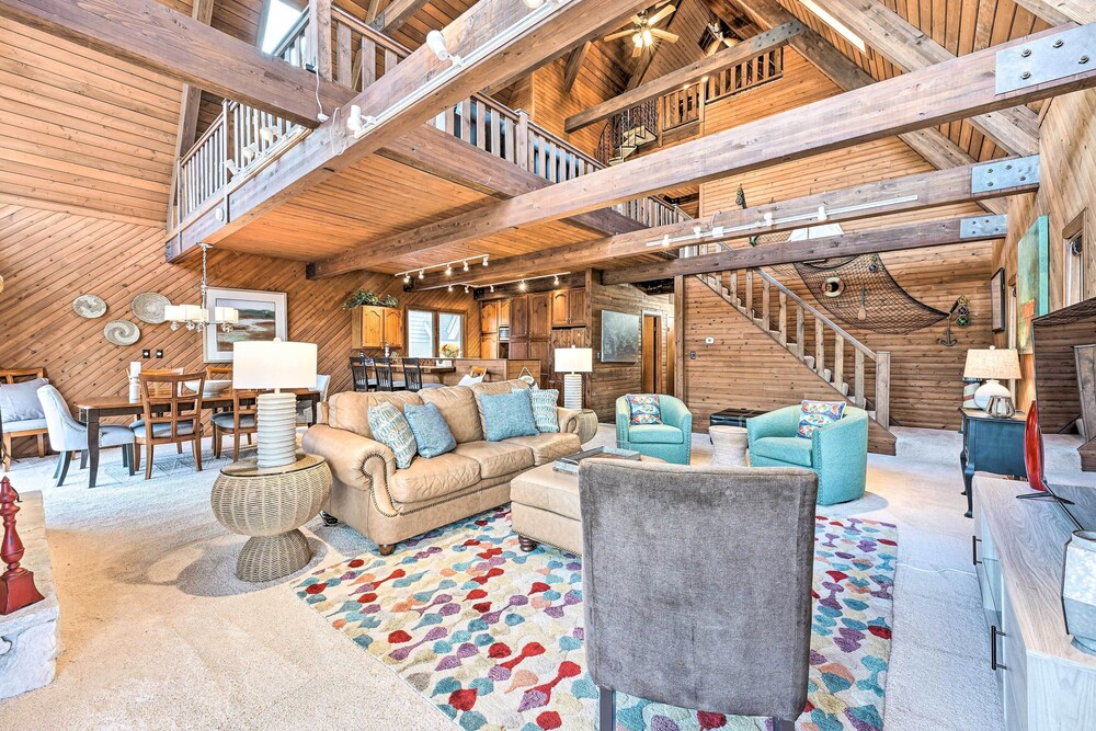 Spacious Syracuse Getaway W/ Waterfront Deck! - Loon Pond, North Webster
