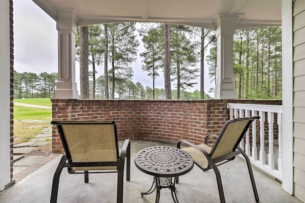 Resort-style Condo On Golf Course W/ Private Pool! - North Carolina