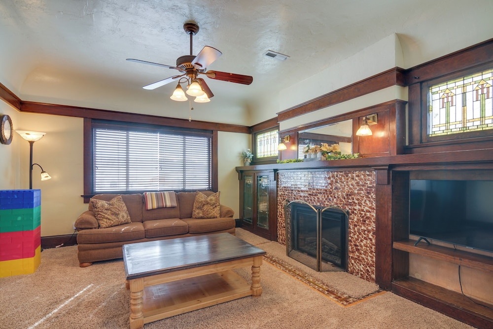 Beautiful Historic Home Near Bryce Canyon! - Bryce Canyon City, UT
