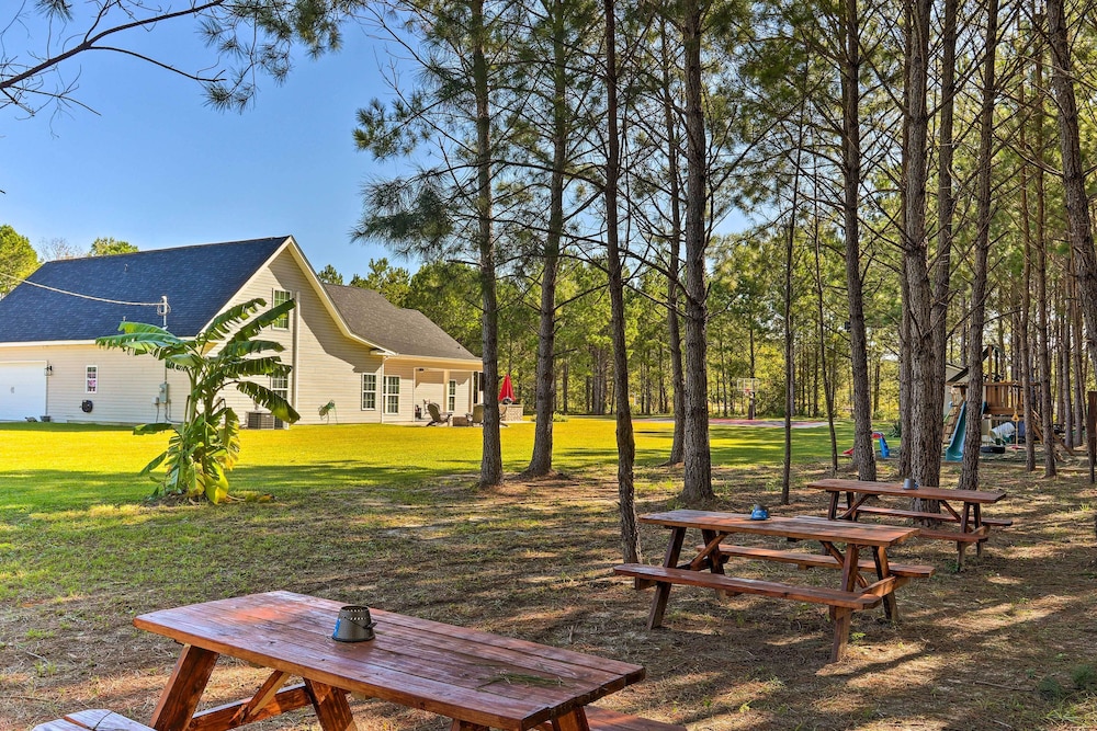 Bright Hopkins Home W/ Game Room & Fire Pit! - Congaree National Park, South Carolina