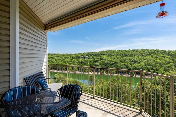 Condo In Lakefront Resort W/ Pool! Ozarks Getaway - Kimberling City, MO