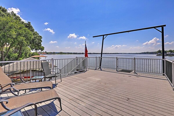 Lavish Lake House, Near Vineyards + Marinas! - Lake Granbury, Granbury