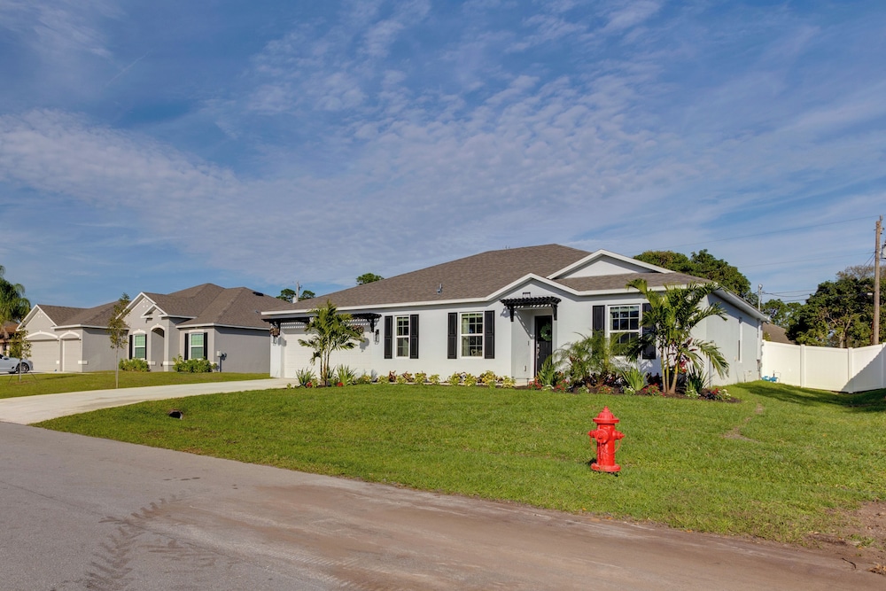 Beautiful Port St Lucie Home W/ Hot Tub! - Port St. Lucie, FL