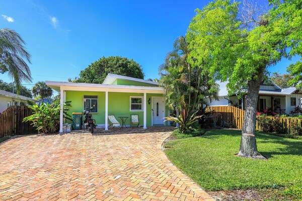 Tropical Naples Home Rental W/ Yard Near Beaches! - Naples, FL