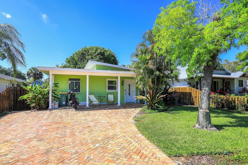 Tropical Naples Home Rental W/ Yard Near Beaches! - Naples, FL