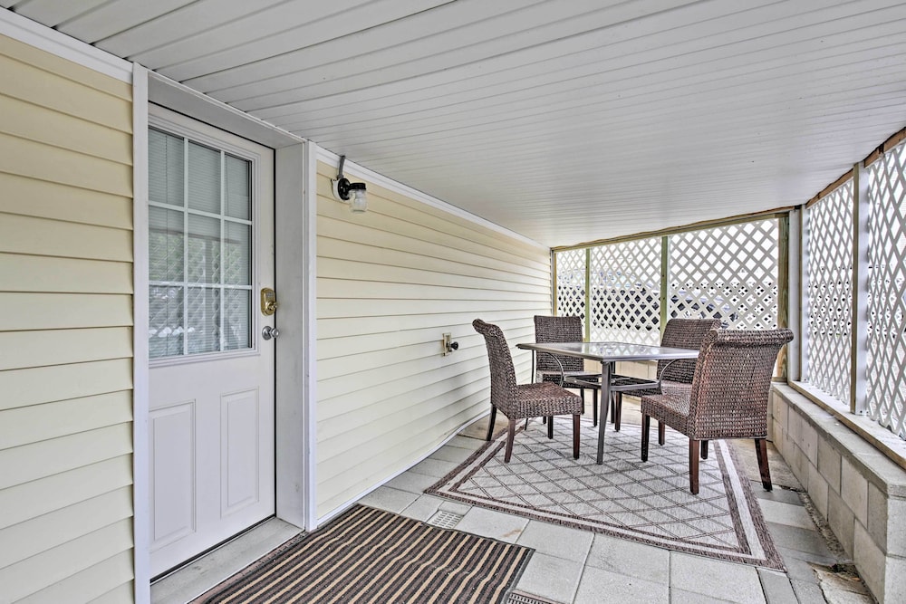 Old Orchard Beach Home W/ Patio: Walk To Beach - Biddeford, ME