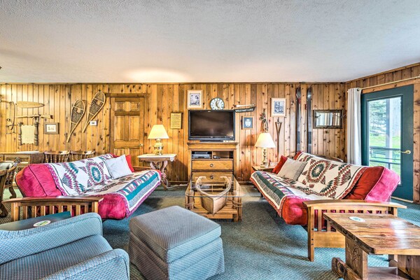 Rustic-chic Lake Glen Studio: 4 Mi To Beach! - Glen Arbor, MI