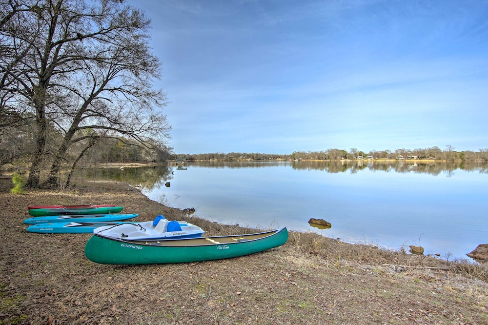 Lakefront Cabin W/ 2 Lofts, Boats On 4 Acres - Como, TX