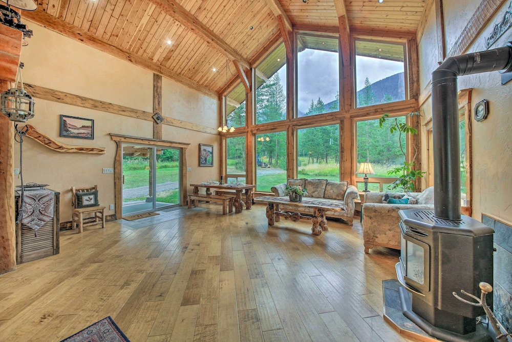 Pet-friendly Eureka Getaway W/ Mountain Views - Eureka, MT