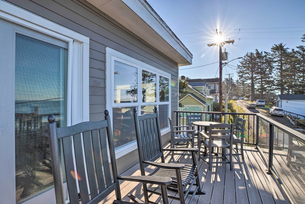 Exquisite Oceanside House W/ Pacific Views & Deck! - Oceanside, OR