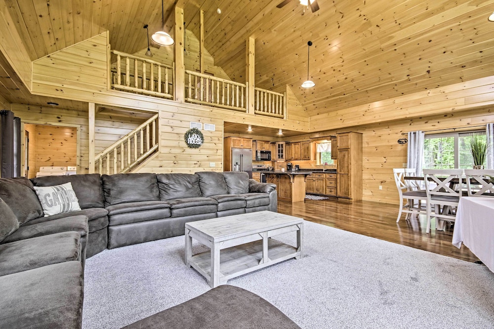 Lake View & Hot Tub: Wrightsville Cabin! - Felton, PA