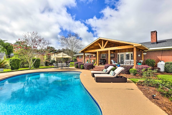 Sunny Florida Abode - Patio, Pool, & Fire Pit - Florida Caverns State Park, Marianna