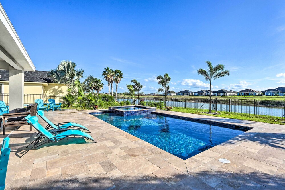 Stunning Laguna Vista Retreat W/ Pool & Grill - Brownsville, TX