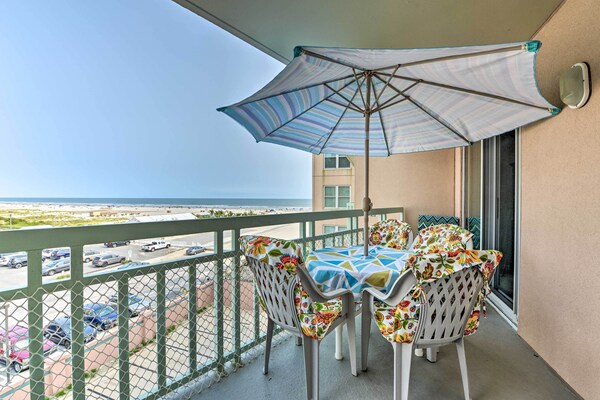 Oceanfront Resort, Year-round Pools, Private Beach - New Jersey