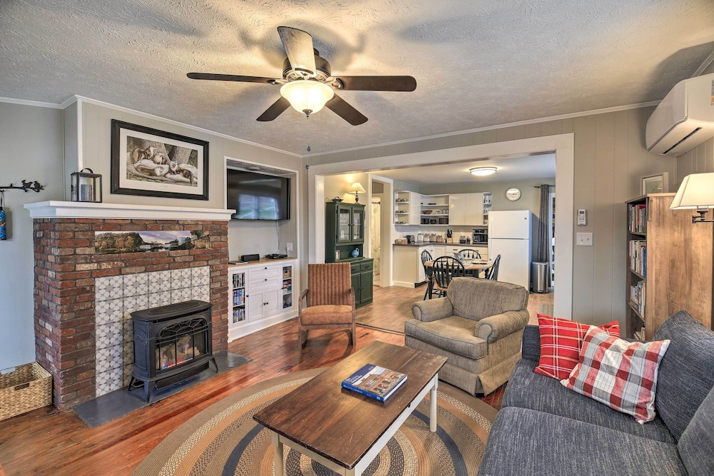 Cozy Fries Escape W/ Mountain & River Views! - Galax, VA
