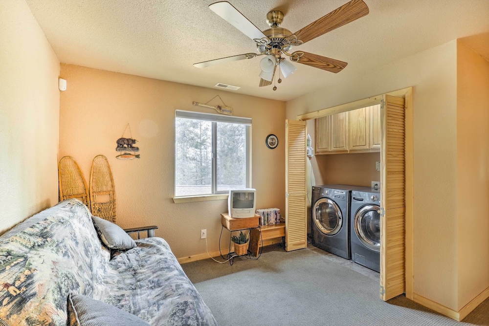 4 Mi To Pine Lake: Hathaway Pines Cabin W/ Deck - Murphys, CA