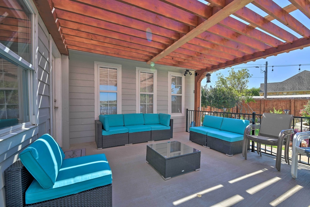 Spacious Granbury Home W/ Lakefront Outdoor Oasis! - Cleburne State Park, Cleburne