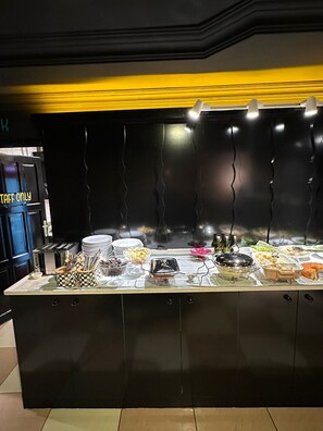 Pequeno-almoço tipo buffet diário incluído 