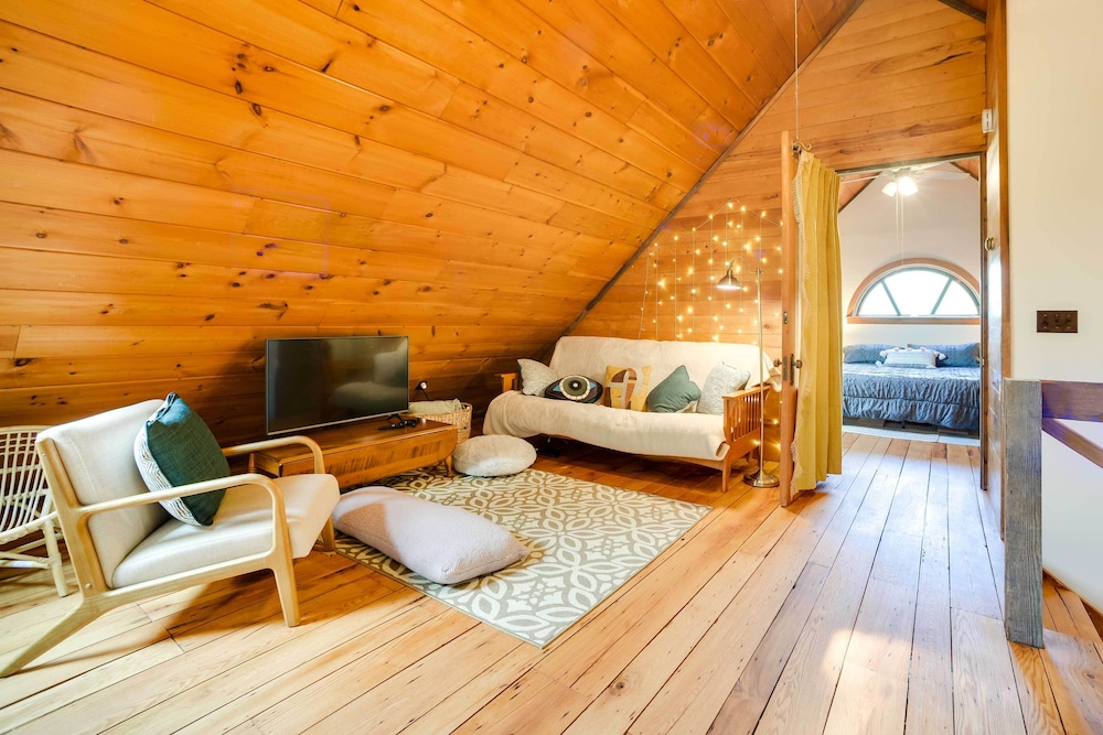 Breathtaking Mtn Views: Stylish Rustic Retreat! - Vermont
